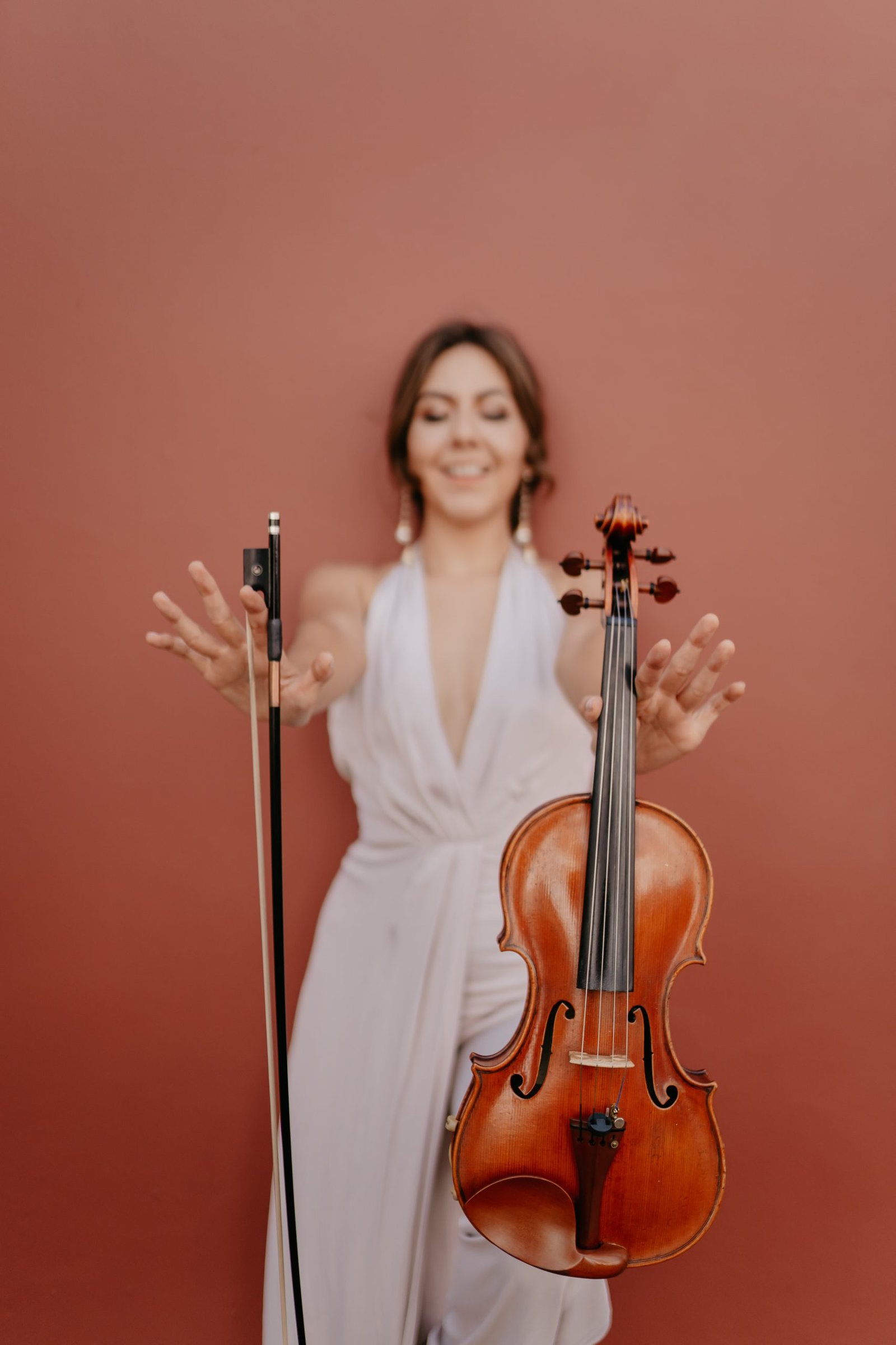 La cantante y violinista Constanza Liz estrena live session en ...